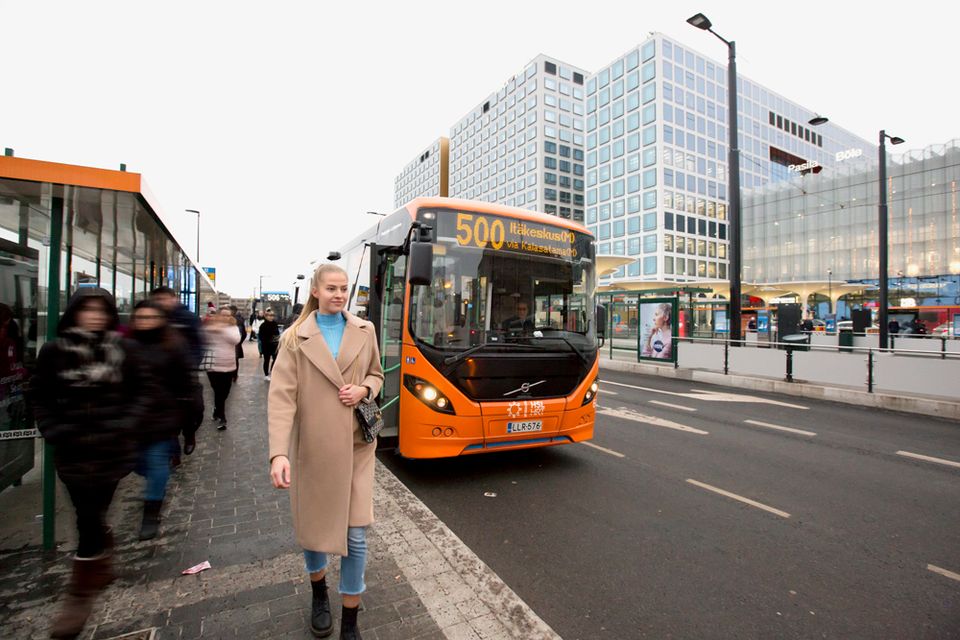HSL-alueen bussit kulkevat 20.4. alkaen supistettujen kesäaikataulujen ...