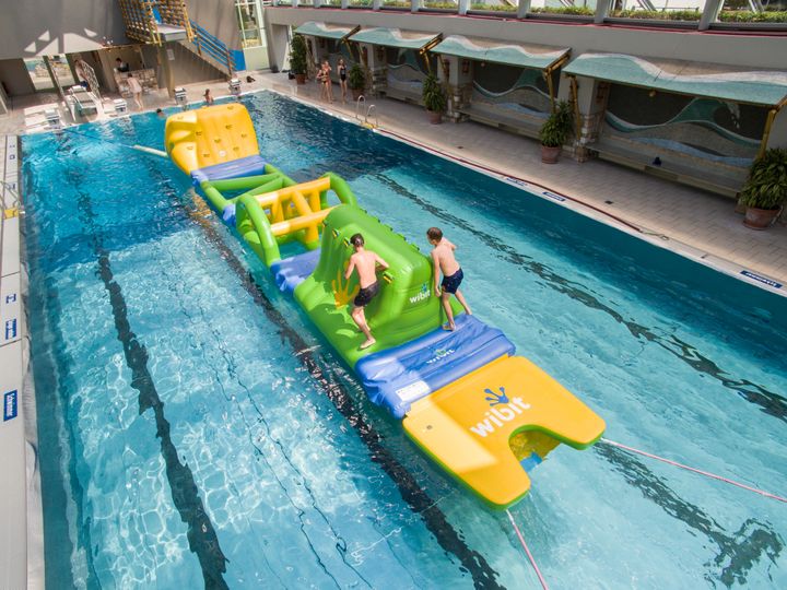 Uimahallissa seikkaillaan syyslomalla Wibit-vesiesteradalla | Vaasan ...