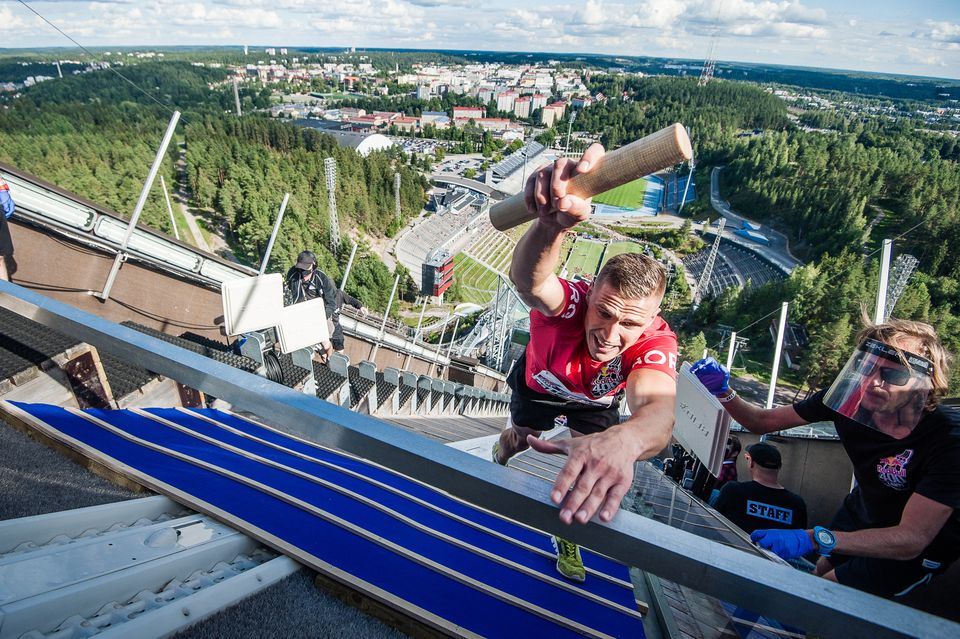 Lahden suurmäessä järjestetyssä Red Bull 400 juoksukilpailussa ...