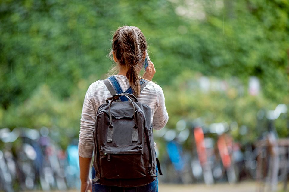 DNA selvitti, milloin ja miksi lapselle hankitaan puhelin ja mihin ...