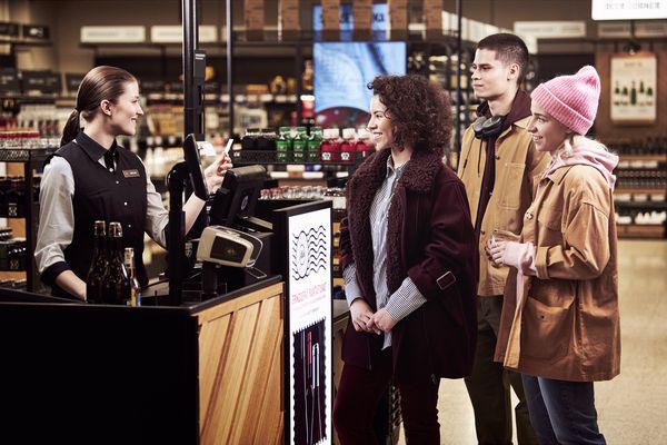 Keski-Suomen Alkoissa ostoskoreihin valittiin panimotuotteita muuta ... Keski-Suomen Alkoissa ostoskoreihin valittiin panimotuotteita muuta ...