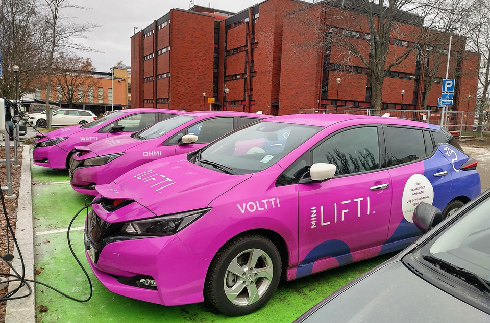 Voltti, Watti och Ohmi – Mini-Lifti-bildelningsbilarna fick namn för ...