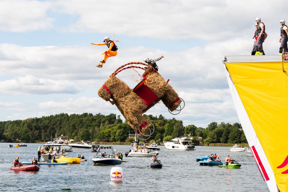 Lauantaina Helsingissä järjestettävä Red Bull Lentopäivä tarjoaa ...