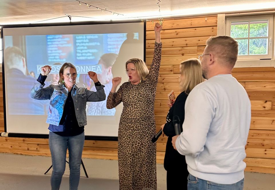Kaupunki ja Naantalin Yrittäjät palkittiin Yhteisöllisyysteko ...