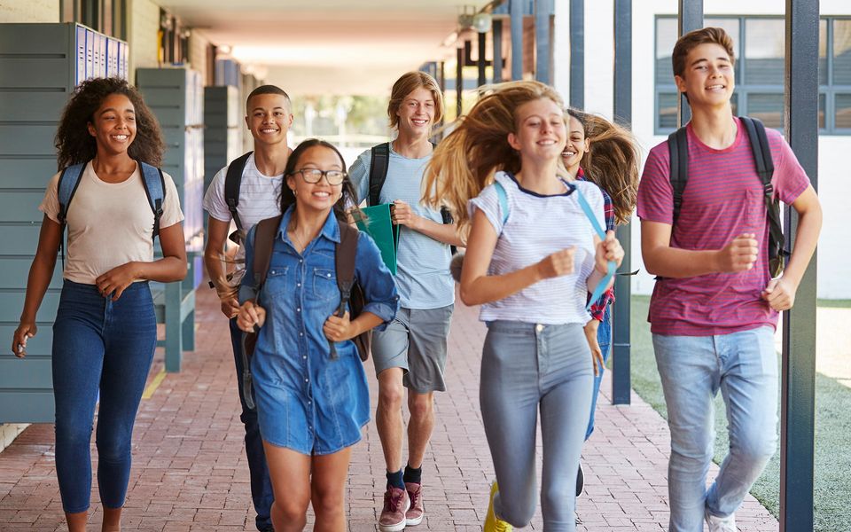 Kristitty- ja muslimitaustaiset nuoret näkevät toistensa ryhmän ...