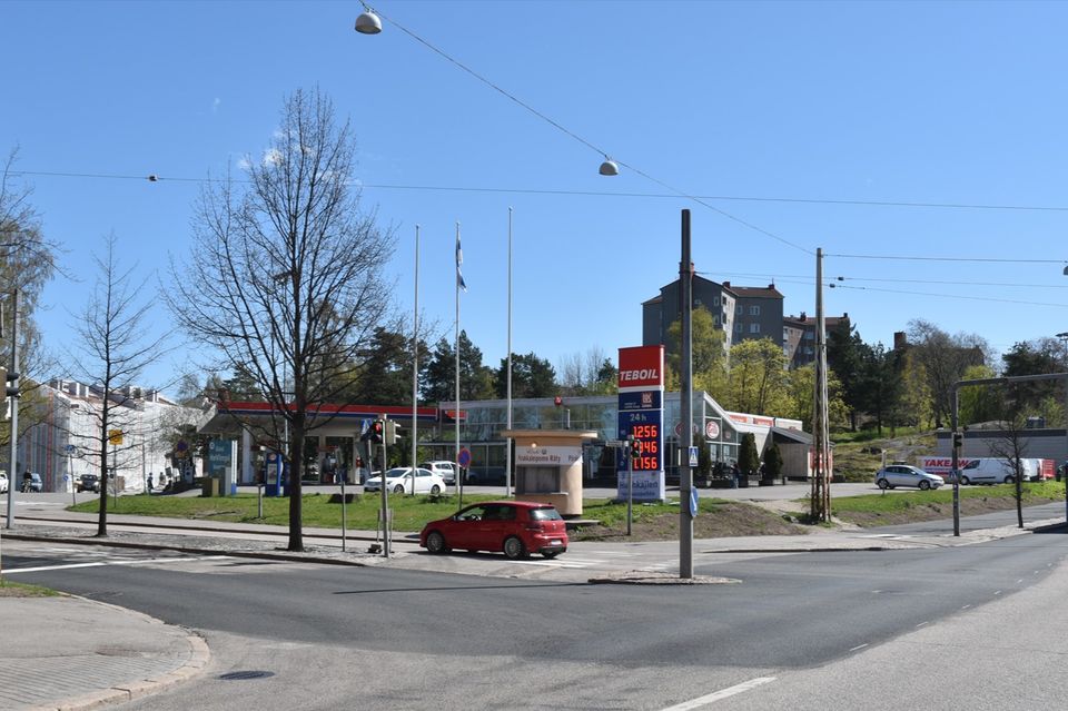 Residential buildings are planned for the former service station plot ...