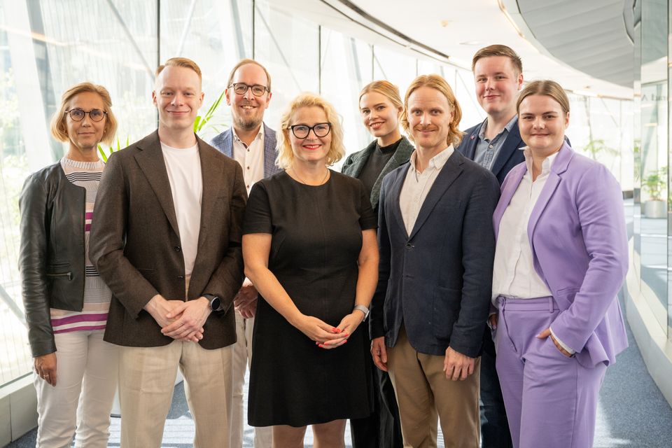 Europarlamentaarikko Miapetra Kumpula-Natrin kabinettiin uusia jäseniä ...