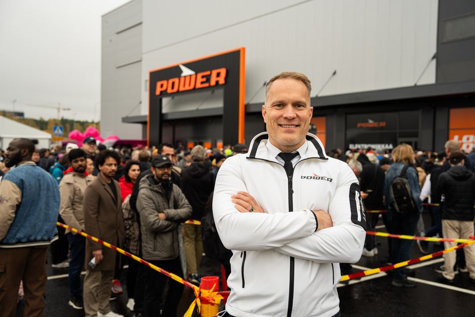 Powerin uuden myymälän avajaiset olivat menestys – 11 000 kävijää ja 2 ...