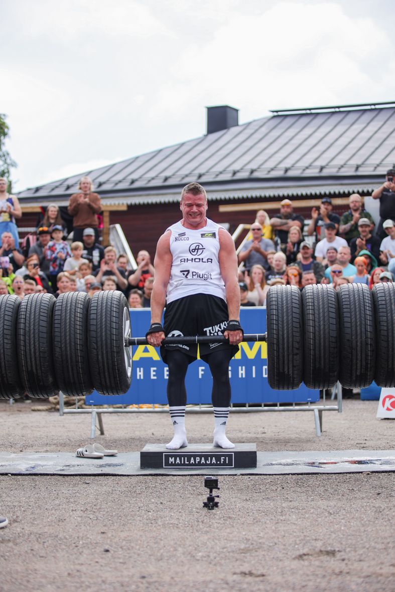 Salla Romo Suomen vahvin nainen – miesten sarjoissa voittoihin Severi Allonen ja Jiri Grönman ...